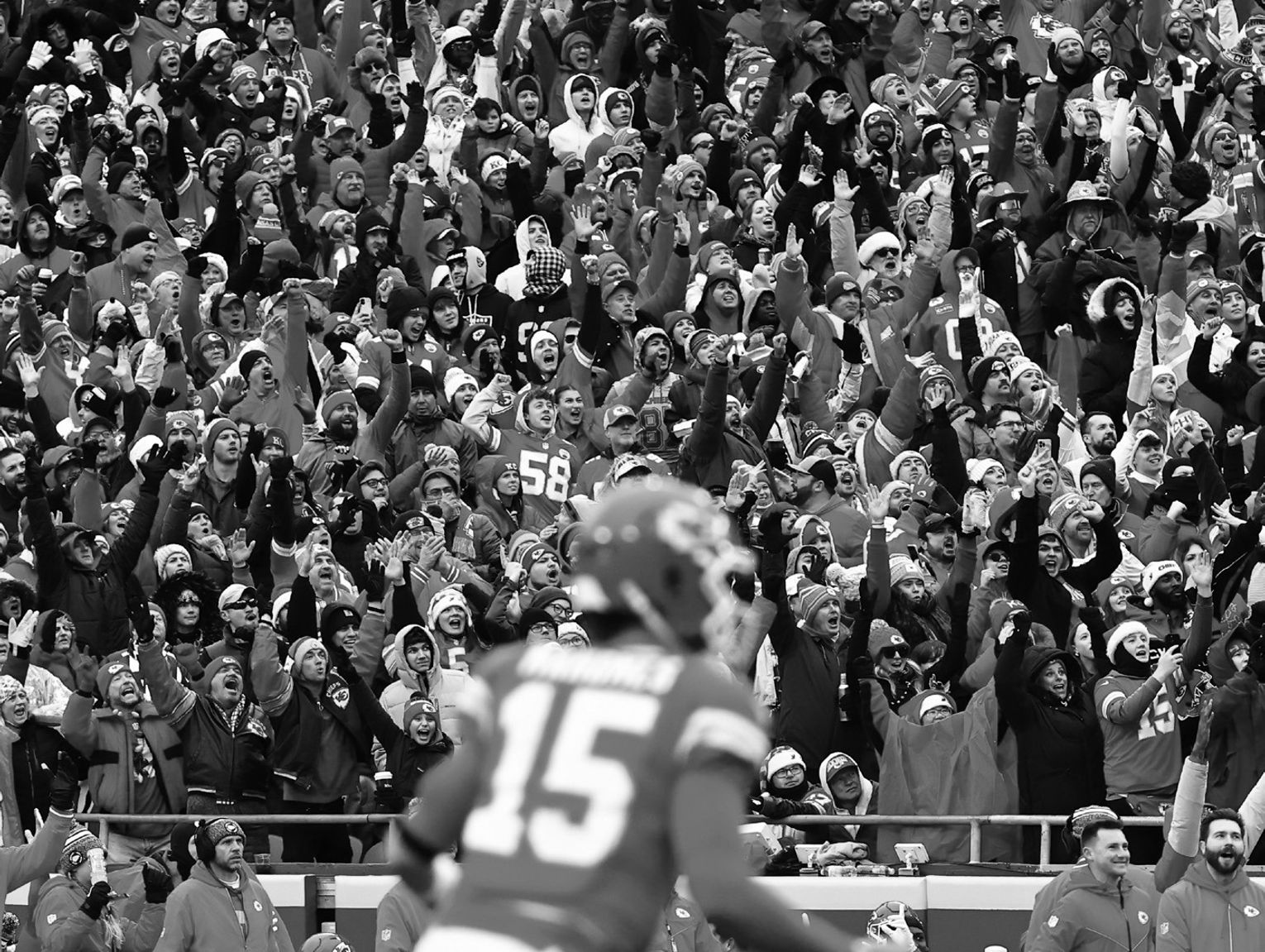 Kansas vs. Missouri fight for Chiefs, Royals comes to a head in June